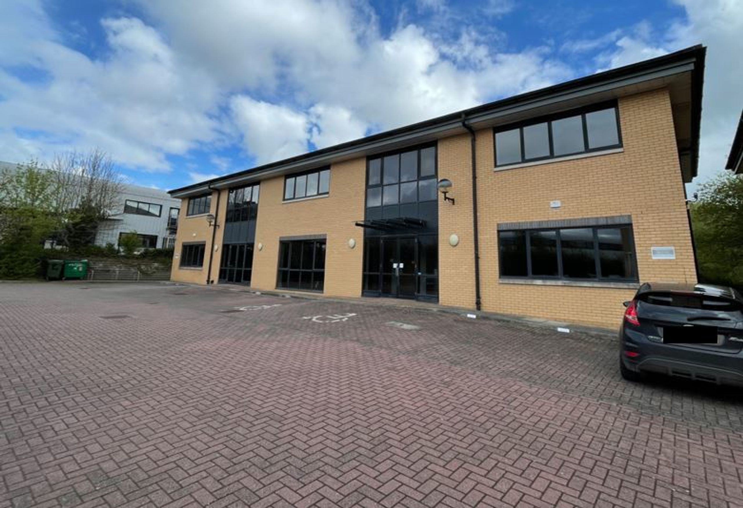 To Let: Deer Park House - FH, Range Road, Witney, Oxfordshire, OX29 0YN ...