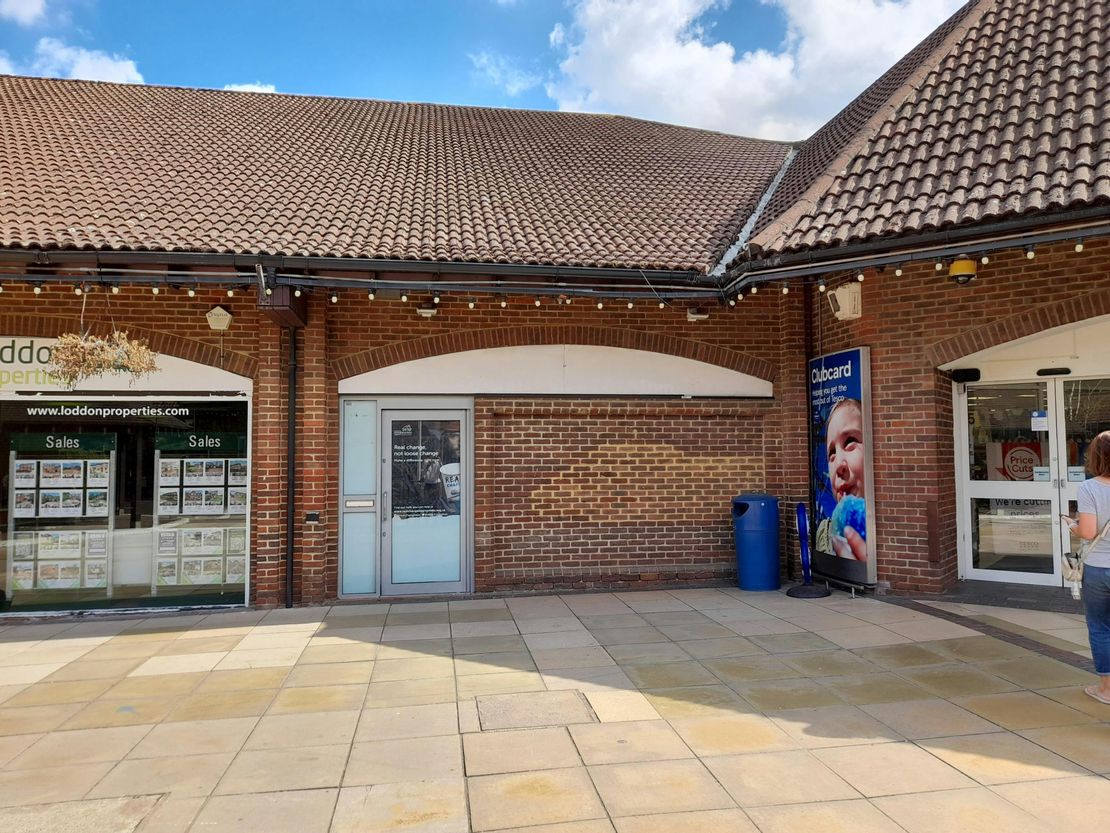 To Let: 1 Chineham Shopping Centre, Chineham, Basingstoke, RG24 8BQ ...