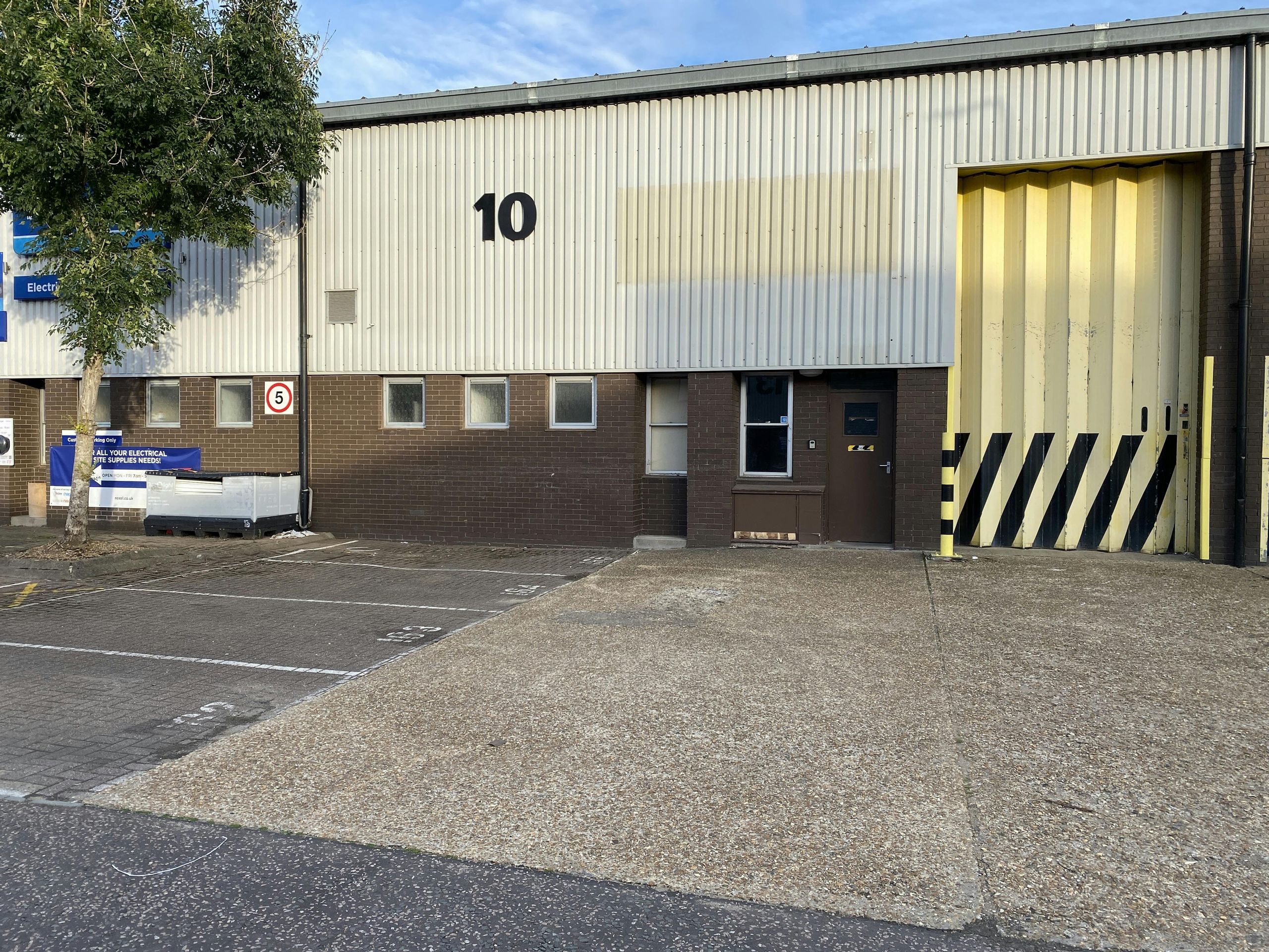 To Let: Unit 10 Spa Trade Park, Longfield Road, Tunbridge Wells, TN2 ...