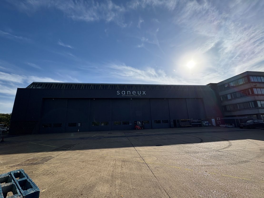 To Let: Iain Stewart Centre, Beehive Ring Road, London Gatwick Airport ...