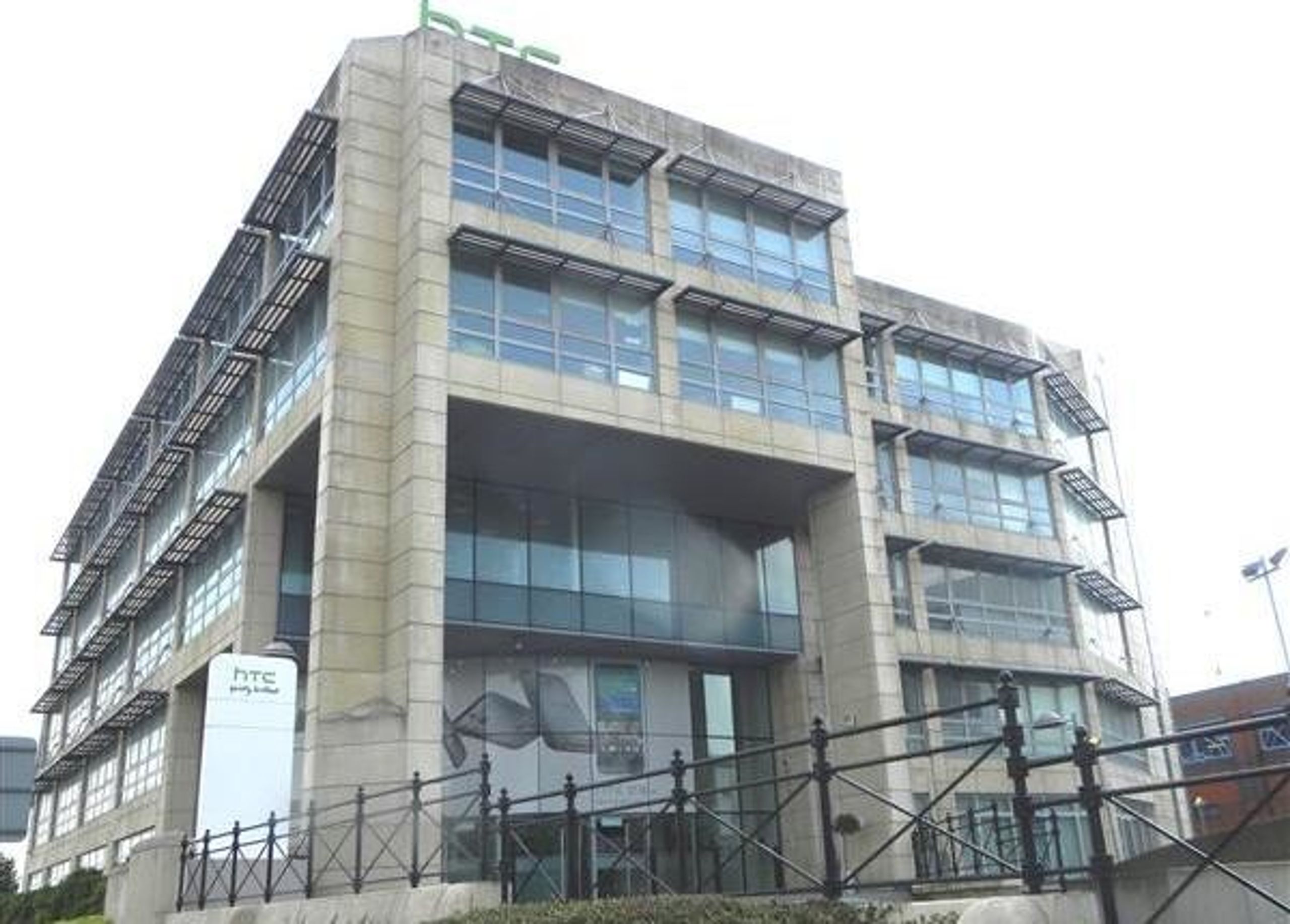 To Let: 7 Wellington St, Brunel Way, Slough SL1 1YP, UK | PropList